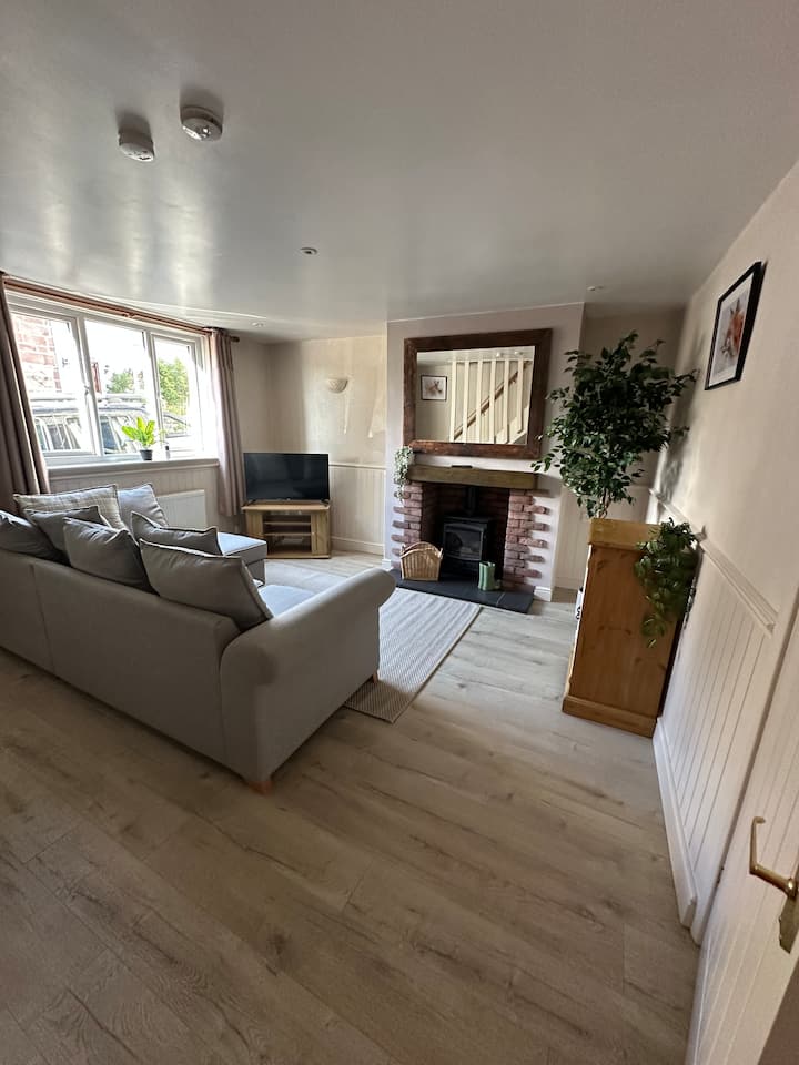 Family Cottage - Alton Towers - Alton