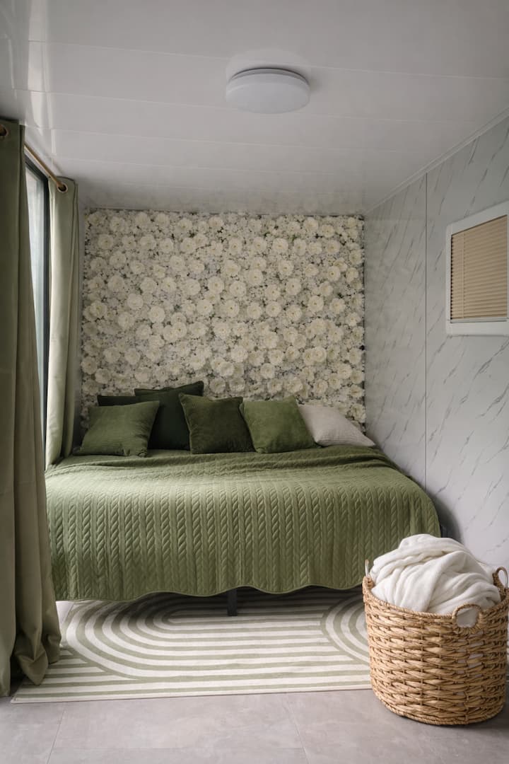 Tiny Luxe Retreat - North Miami, FL