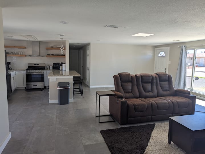 Ne Albuquerque Full House - 3 Bedroom House - Albuquerque, NM