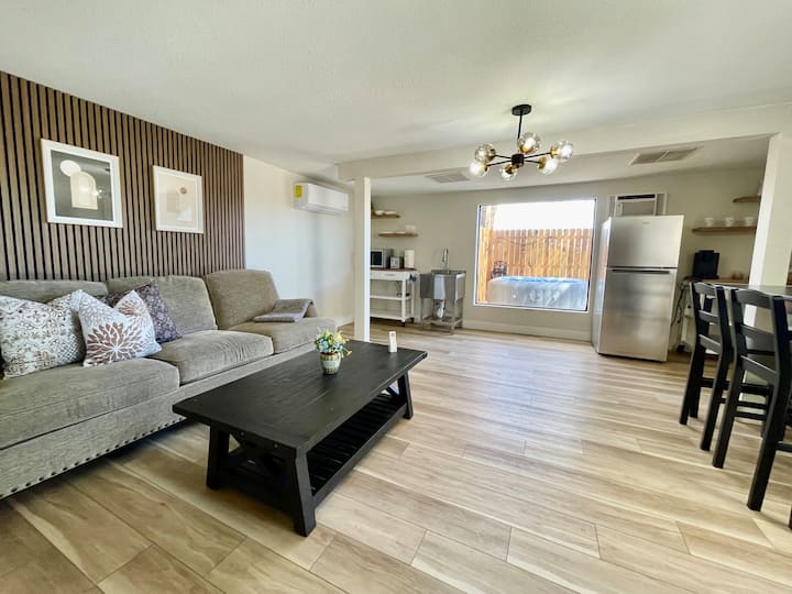 Cute&cozygstsuite-kingbed+hottub! - Las Vegas, NV