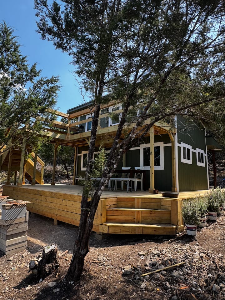 Tiny Home In 10 Acres With Goats! - Copperas Cove, TX