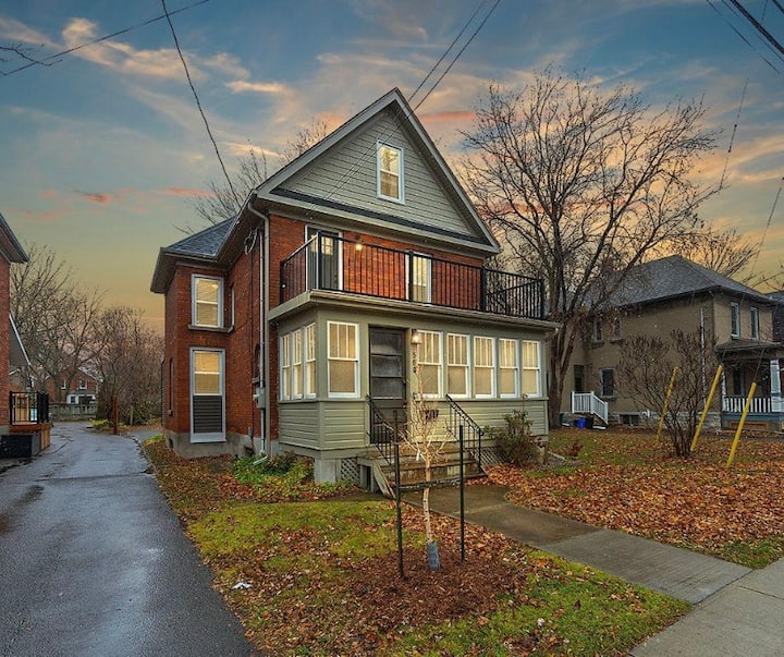 Spacious Downtown Kingston Gem Near Queen’s - Kingston, Ontàrio, Canadà