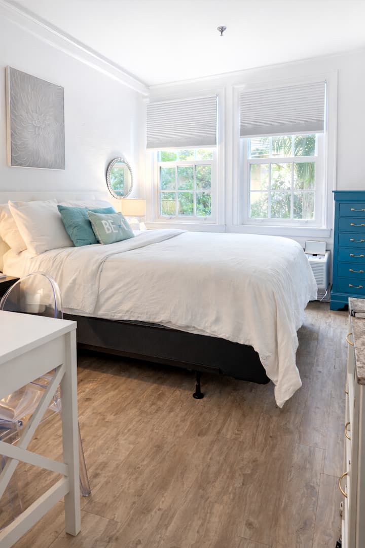 Palm Beach Island 1018 – Queen Room + Wifi-parking - Palm Beach, FL