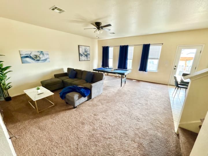 Modern 4br Getaway | Sleeps 12 | Near Downtown - Pflugerville, TX