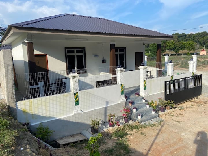 Chalet D'anggun, Pantai Tanjung Bidara. - Masjid Tanah