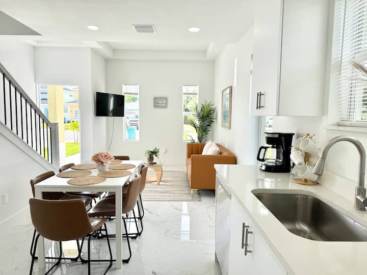 Luxury & Modern Townhouse In Boynton Beach - Boynton Beach