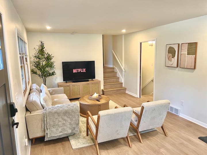 New Cozy Shortridge House •Prime Lakeview Location - Battle Creek, MI
