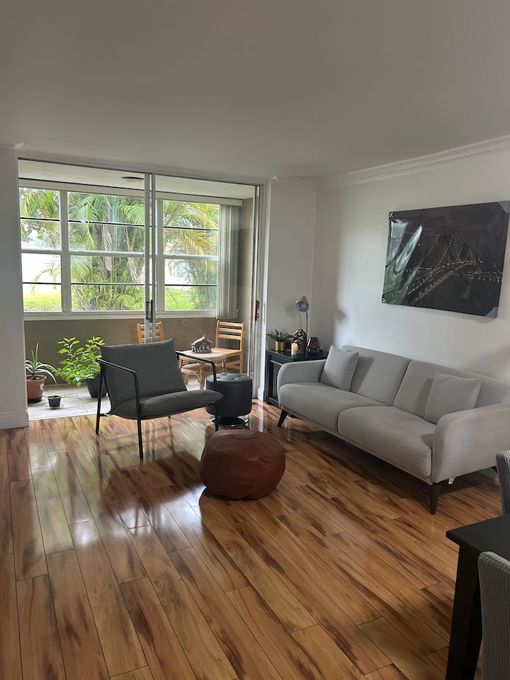 Great Location Apartment! - Sunrise, FL