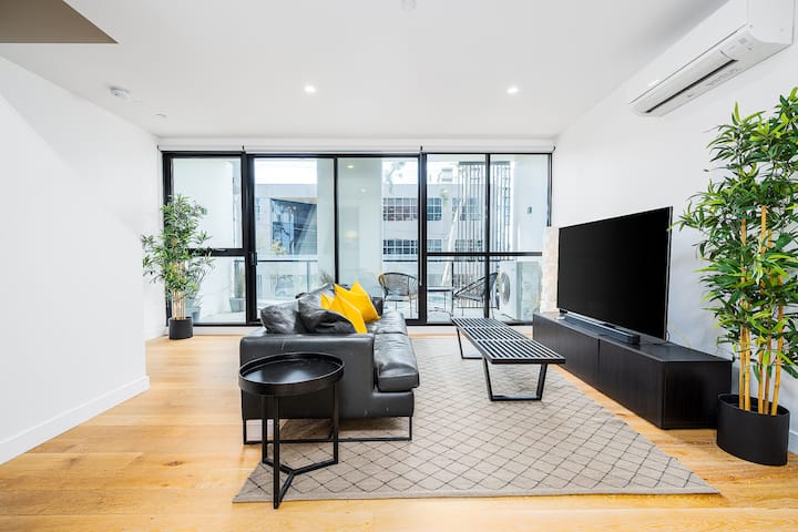 Luxe Tri-level Opp Westfield Pool Gym Park For Two - Forest Hill