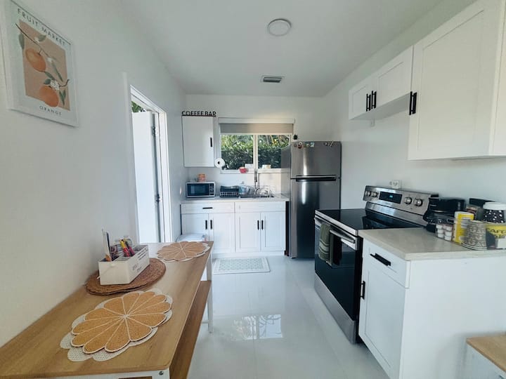 Cozy Private Backyard House With Gazebo & Parking - Miami