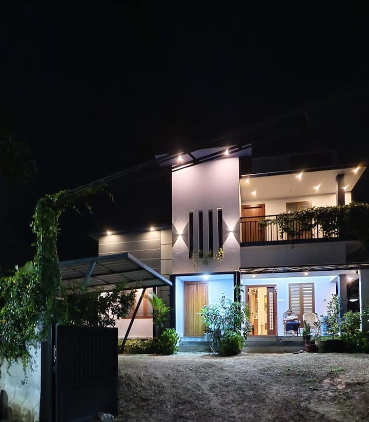 Upstair Portion Of A New House - Varkala