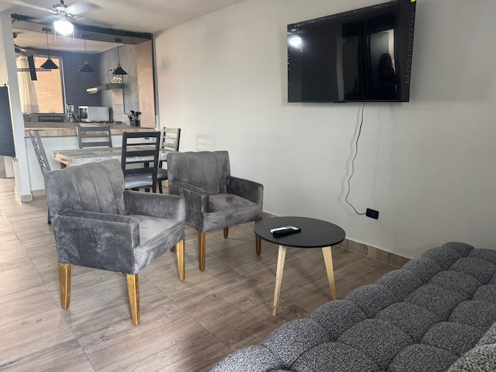 Departamento Completo Y Acogedor Bien Ubicado - Guadalupe, Mexico