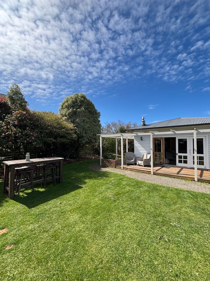 Cosy Bungalow In The Heart Of Fendalton - Christchurch
