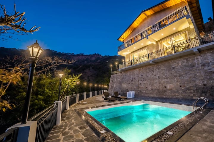 Stayvista @Sunset Springs W/heated Swimming Pool - Kaladhungi