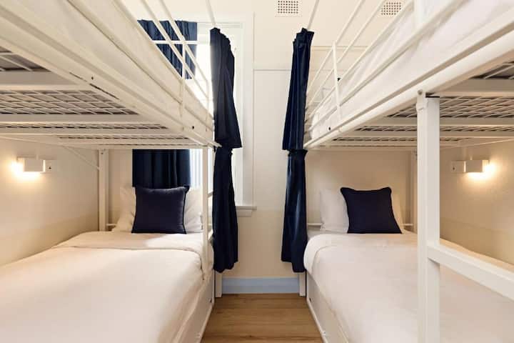 Bondi Buddies - 4 Beds, Ensuite - Sydney