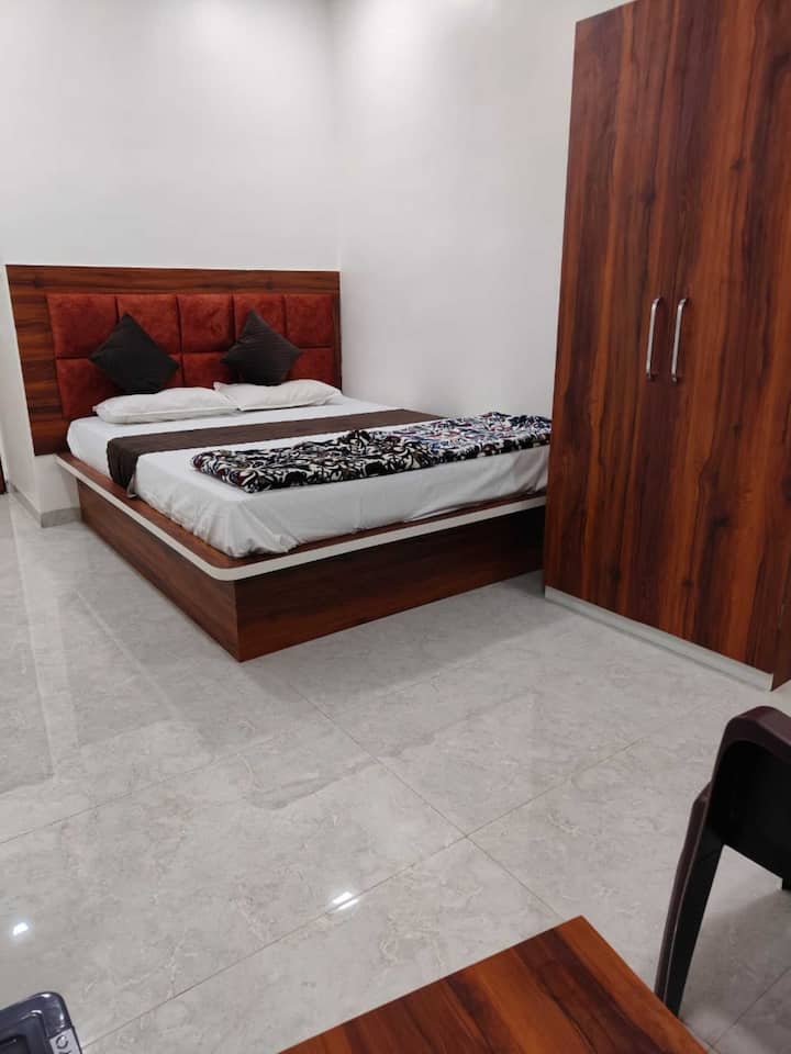 Hotel Medanta Inn Deluxe Non Ac Room - Jalgaon