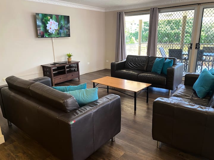 4 Bedroom Riverfront Apartment - Rockhampton