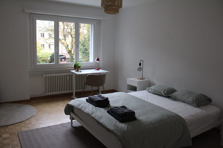 Moderne, Sehr Zentral Gelegene Wohnung - Bern
