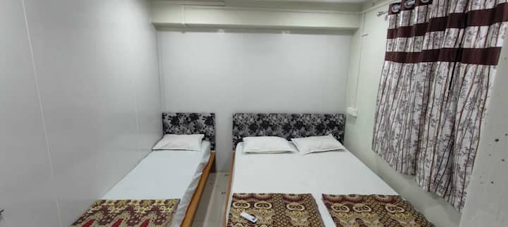 Hotel Medanta Inn Triple Ac Room - Jalgaon