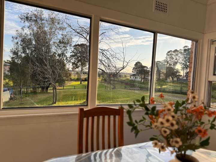Sunny Green Cottage | One Min To Mulgrave Station - Penrith