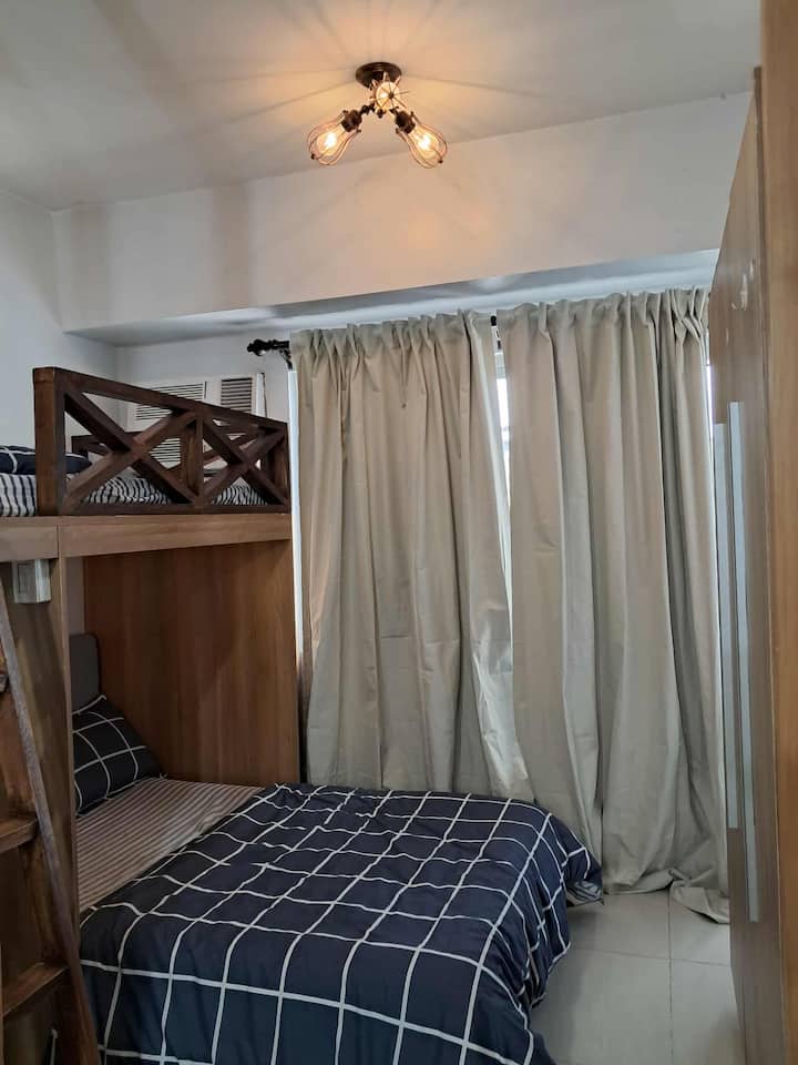 Staycation Near Airport & Sm Sucat |Smdc Field - Parañaque