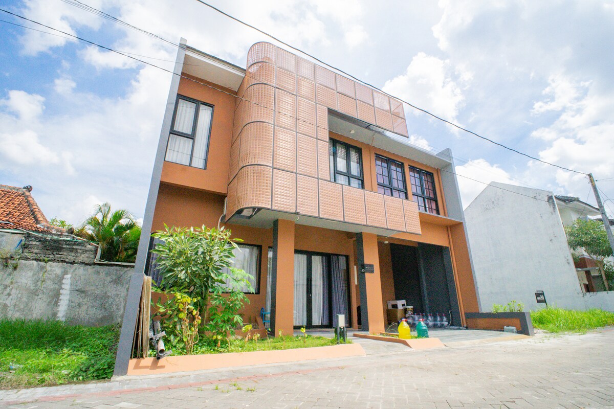 Alojamiento en casa de familia Sewon Regency Jogja - Casas en renta en ...