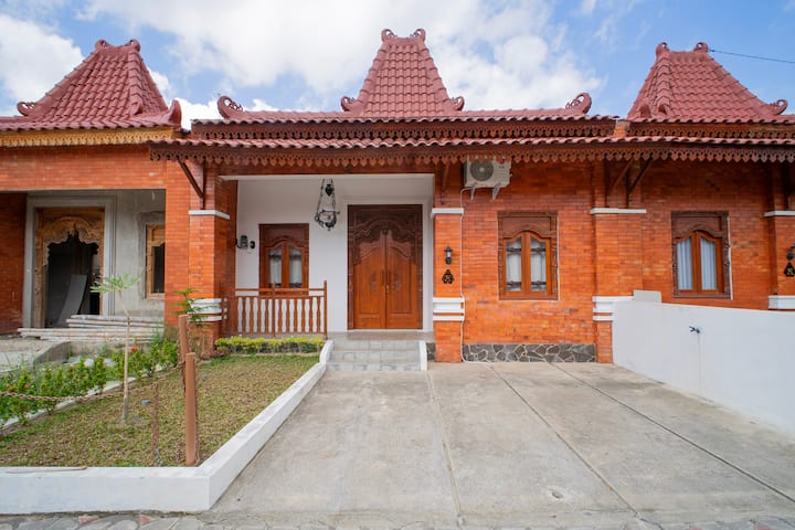 Bale Ayem Prambanan (B11) - Prambanan