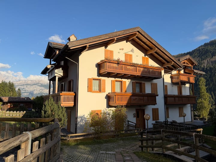 Casa Vacanze In Stile Locale - Passo San Pellegrino