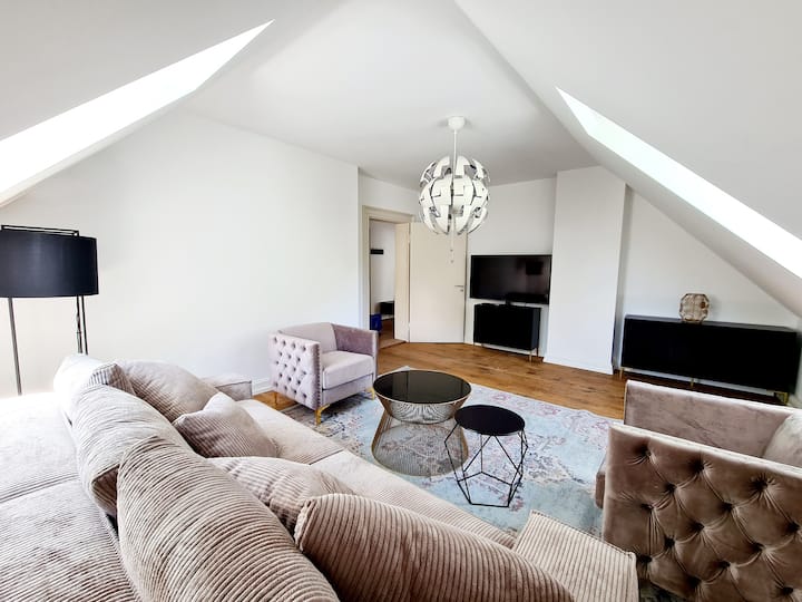 2 Br W/ Living-, Dining & Laundry Room & Ac - Wiesbaden