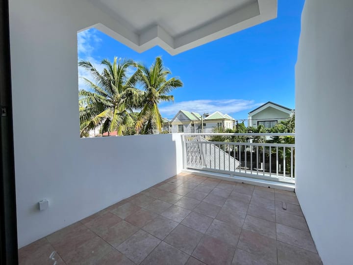 Delonix Studio - Mauritius