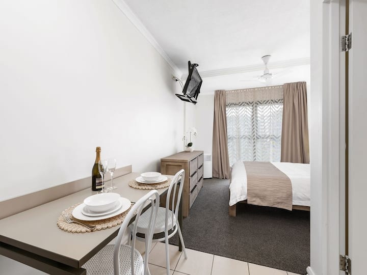 Stylish Stay In Kangaroo Point, Gym, A/c, Balcony - 발모랄