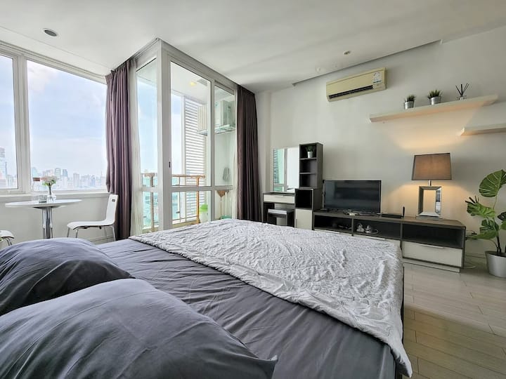 The 21 St Super Special Studio : Wifi/mrt/big Pool - バンコク