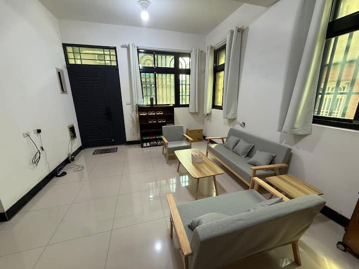 溫馨舒適房源 鄰近大橋 全聯 便利商店 六扇門火鍋 - 金城