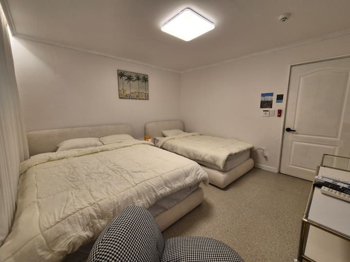 #선릉 모던하우스 #선정릉역 5분거리 #조용한 주택가 숙소 #미스터멘션 - Seoul