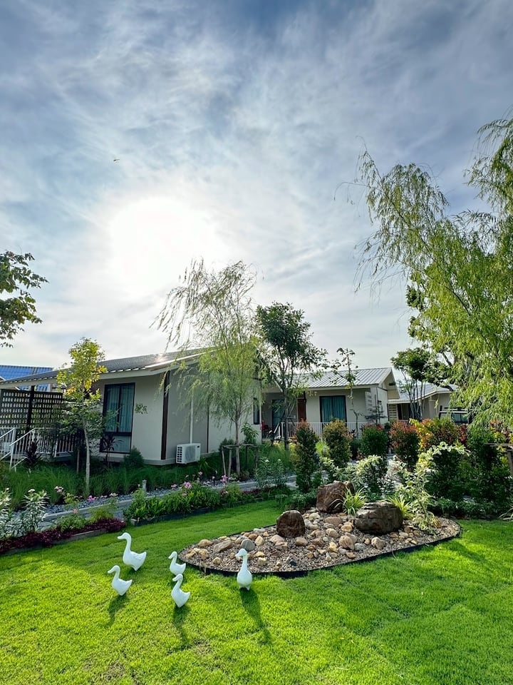 บ้านหญ้าดอกขาว รีสอร์ท Peaceful Garden Villa For 6 - Kanchanaburi