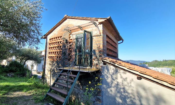 Piccolo Fienile In Collina Romantico E Silenzioso - Lucca