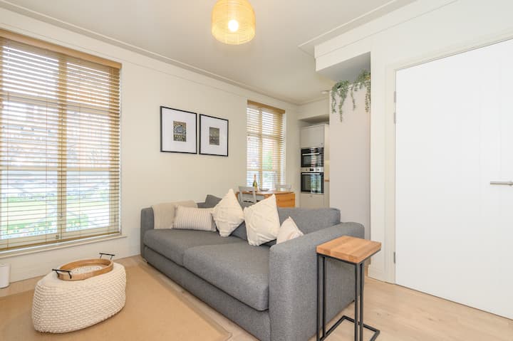 Black Friday Sale! Central Luxury By Xmas Markets - Leeds Beckett University