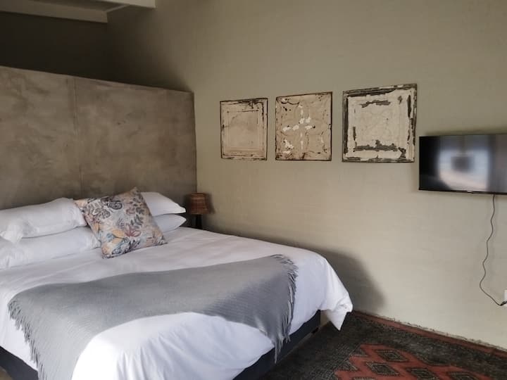 Aloe Thorn Self Catering Unit 2 - White River