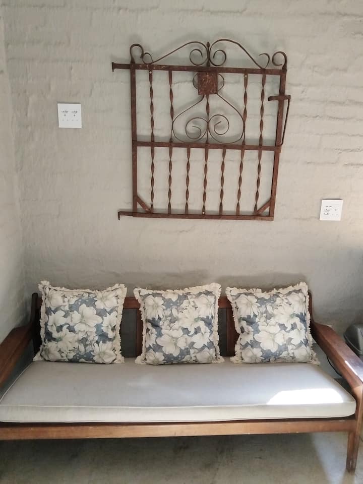 Aloe Thorn Self Catering Unit 3 - White River