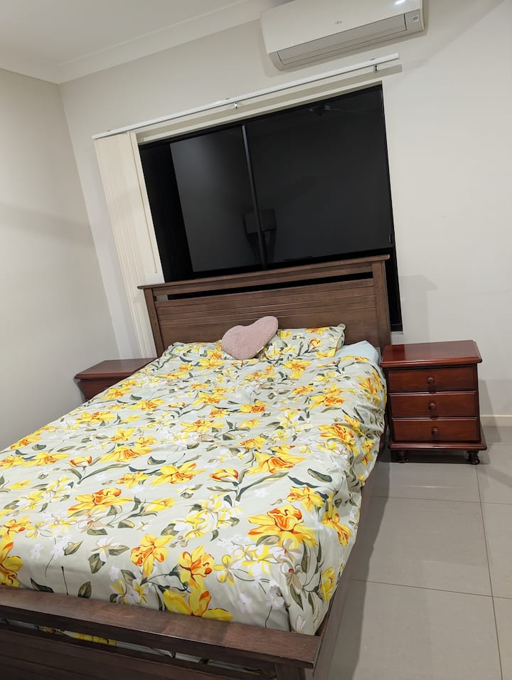 Stay In Comfort At A Modern House In Muirhead - Darwin