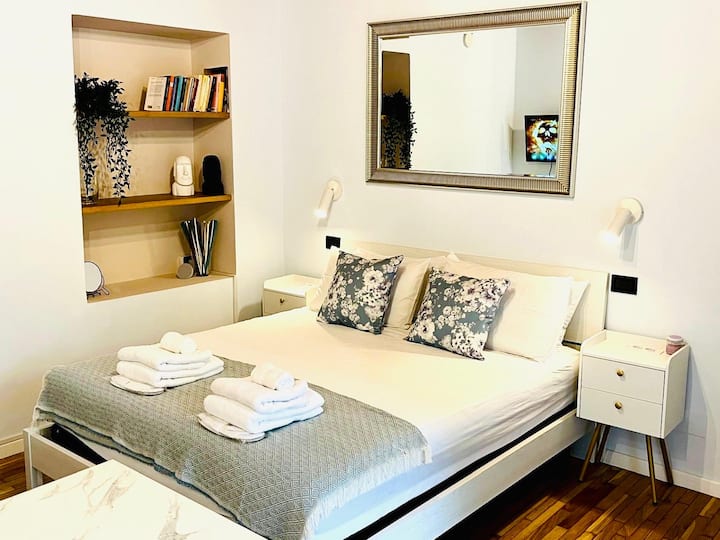 Studio Azzurro: Strategico Per Scoprire La Città - Turin