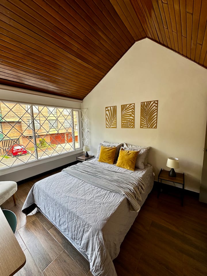 Twins Two Casa Remodelada Con Jacuzzi En Cedritos - Bogotá