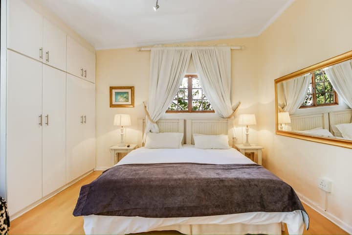 Villa B6️⃣ Bougainvillea - Cape Town