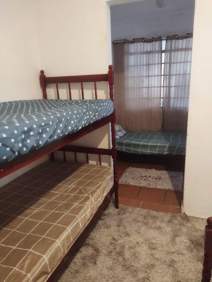 Casa Em Itu 2 Dorm. Temporada Para Até 8 Pessoas - Itu