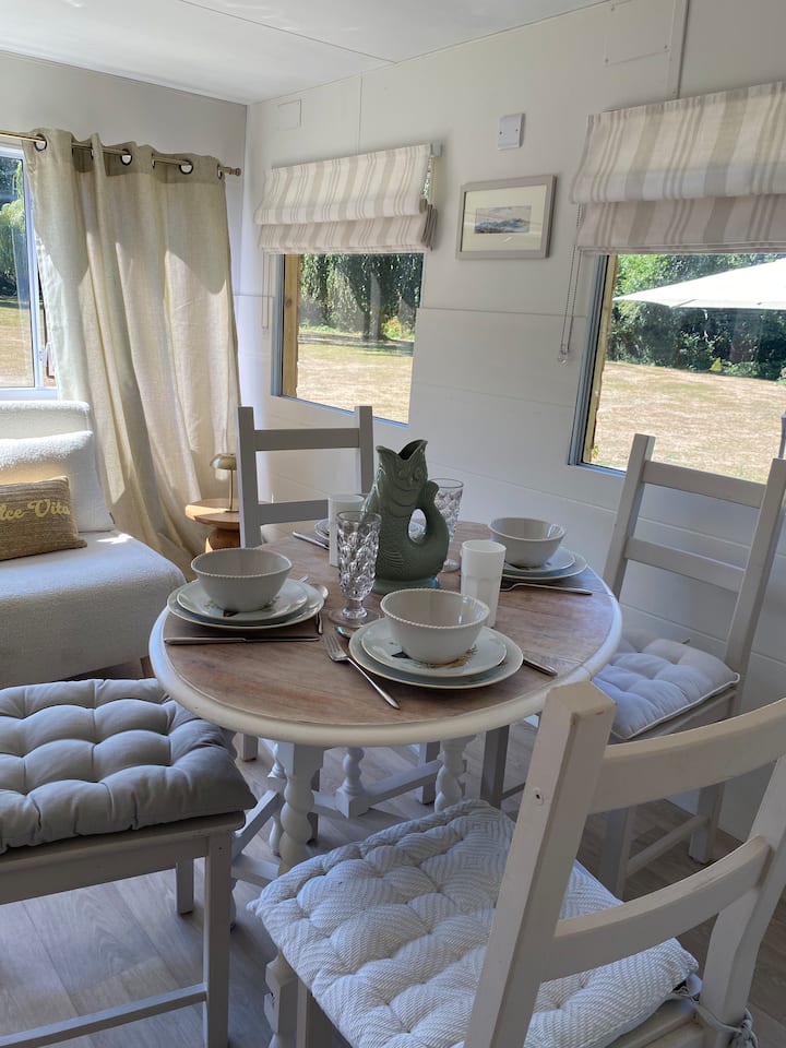 Cosy 2 Bedroom Static Caravan - Corfe Castle