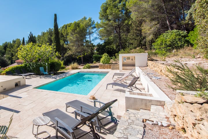 Villa Faro : Calme, Piscine, Terrain 7000m² - Le Castellet
