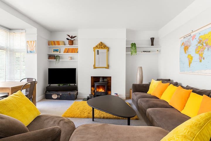 Seaside Escape With Beach Hut & Free Parking! - Hove
