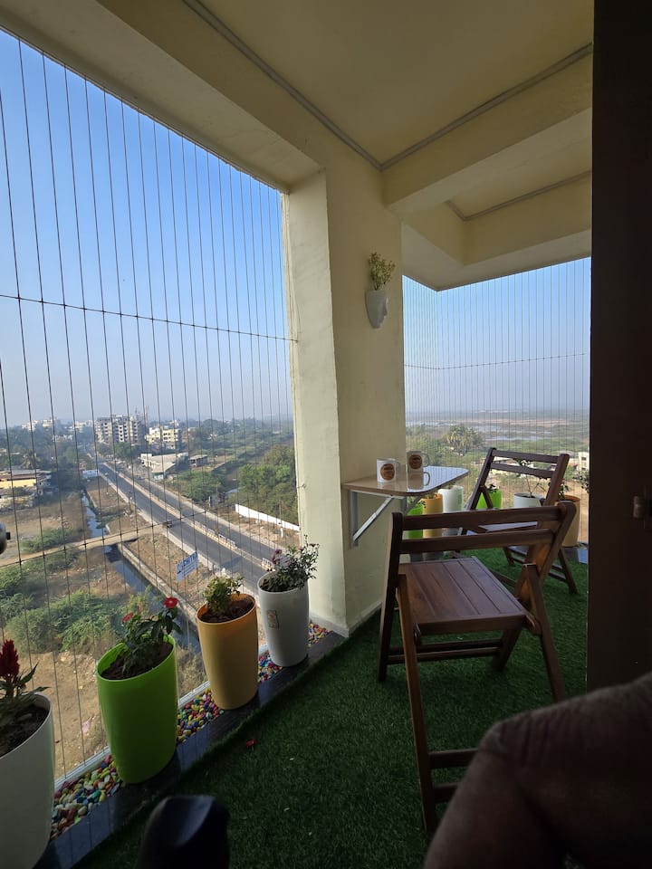 Modern Panoramic Sea View Sky Flat 9th Floor - Umargam