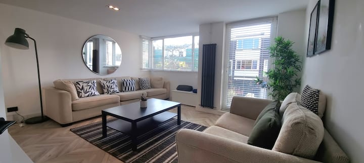 Brighton Lanes Stay – Parking & Shared Patio - Brighton