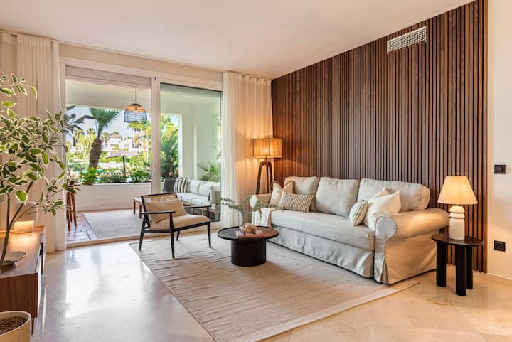 New Costalita Beachside Home. Pool & Fast Wifi - Estepona